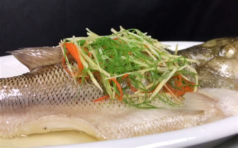 蒸鱼的最高境界,顺德大厨教你“盐油蒸鱼”,鲜香嫩滑,鲜美无比 哔哩哔哩 蒸鱼的最高境界,顺德大厨教你“盐油蒸鱼”,鲜香嫩滑,鲜美无比 哔哩哔哩