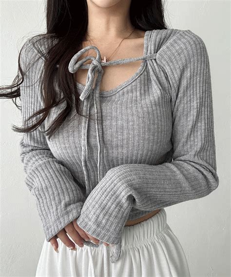 [여리핏 발레코어🎀 속기모]4color 리본 스트랩 밑단 셔링 크롭 골지 긴팔 티셔츠 에이블리