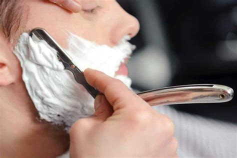 How To Shave With A Straight Razor Real Mens Guide Bald And Beards