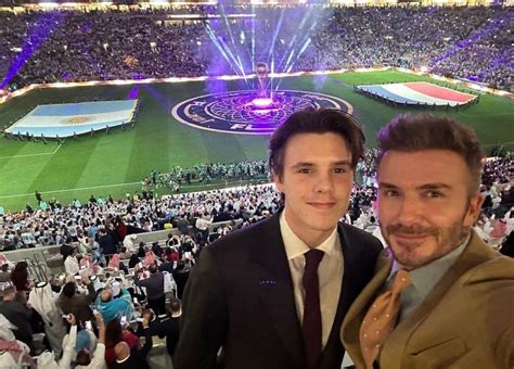 عکس دیوید بکام و پسرش تماشاگران ویژه فینال جام جهانی خبرآنلاین