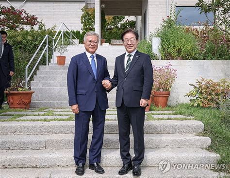 이재명 새해 첫날 文 전 대통령 예방 검토 연합뉴스