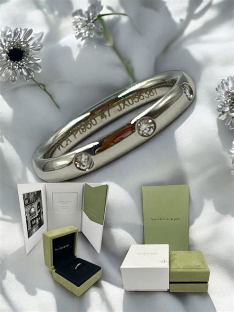 Van Cleef And Arpels Engagement Ring Tendrement Etoiles Wedding Band