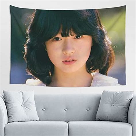 おすすめ 中森明菜 タペストリー 壁掛け 壁飾り 大判 多機能 人気 おしゃれ 四季兼用 取り付けが簡単 家の装飾 個性ギフト アイビーの庭