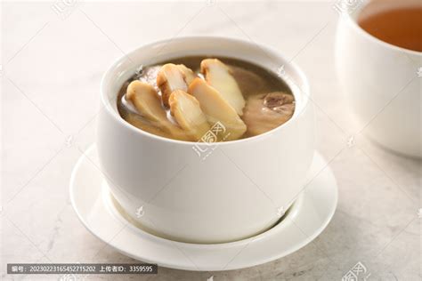 松茸炖老鸡中国菜系食品餐饮摄影素材汇图网
