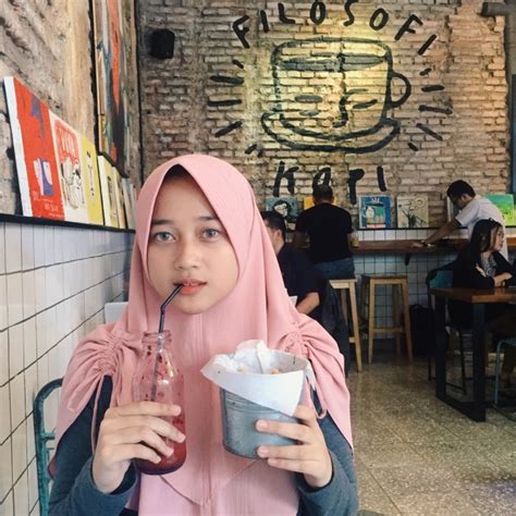 Akun Selebgram Cantik Yang Harus Kamu Follow Kumparan Com