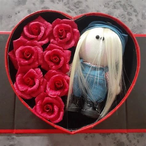 خرید و قیمت باکس هدیه دخترونه گل و عروسک روسی ترب