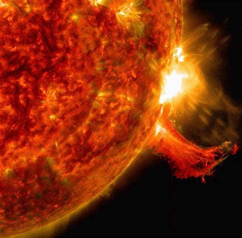 Strong Solar Flares Could Be Unleashed By A Giant Sunspot Sk Sahansa Medium
