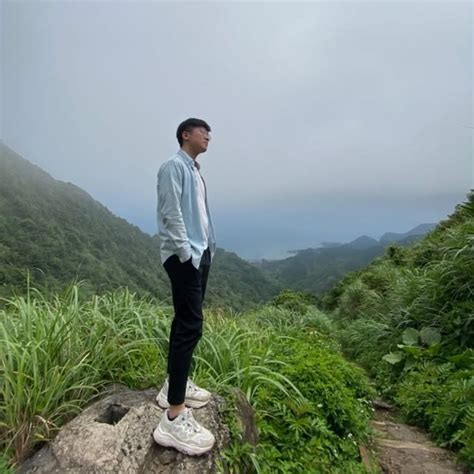 Hsiao Leon 蕭思傑 Hsiao Szu Chieh • Threads Say More