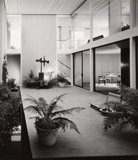 Julius Shulman Holden Luntz Gallery
