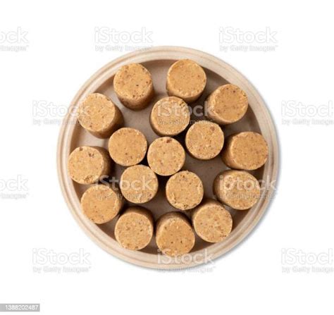 파코카 전형적인 브라질 땅콩 사탕과 6 월 축제 음식 흰색 배경에 고립 Paçoca에 대한 스톡 사진 및 기타 이미지 Paçoca 땅콩 견과 달콤한 음식 Istock