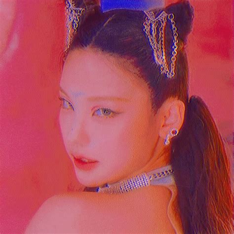 Yeji — Itzy Loco Mv Icon In 2022 Ear Cuff Cuff Ear