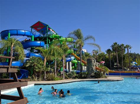 Water Park Six Flags Hurricane Harbor Los Angeles Reviews And