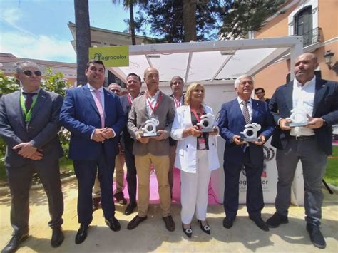 Agrocolor Entrega Las Distinciones Lo Mejor De Huelva En Apoyo Al