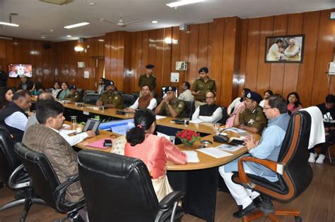 Cm Pushkar Dhami मुख्यमंत्री धामी ने की कानून व्यवस्था की समीक्षा