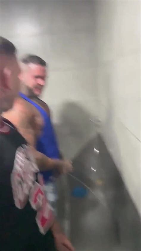 Bodybuilder Recording Himself Pissing ThisVid