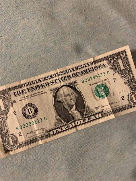 Fancy Serial Number R Currency