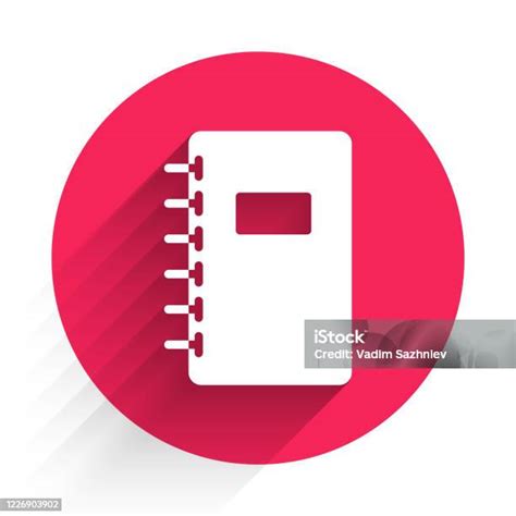 긴 그림자로 격리된 흰색 노트북 아이콘입니다 나선형 메모장 아이콘입니다 학교 노트북 쓰기 패드 학교 일기 빨간색 원 버튼입니다 벡터 일러스트레이션 0명에 대한 스톡 벡터
