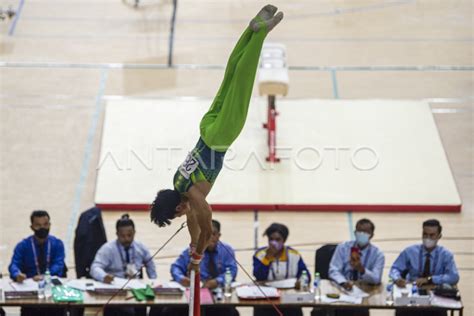 Pesenam Artistik Beregu Putra Papua Antara Foto