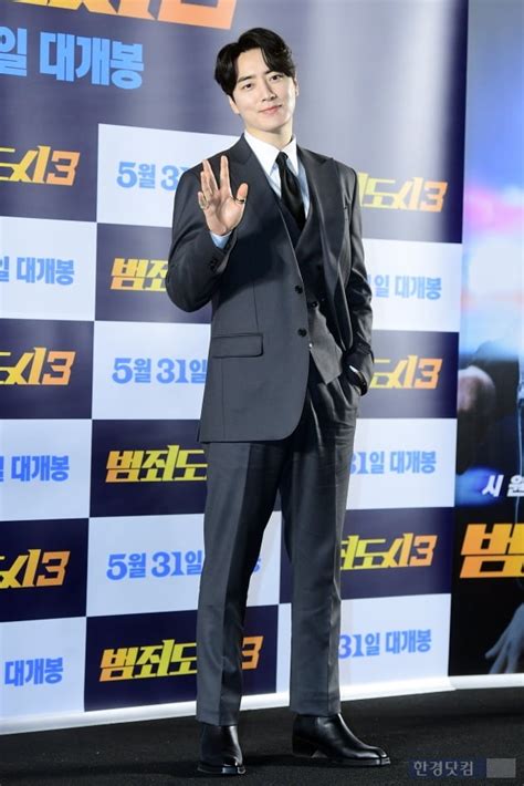 이준혁 이렇게 부드러운 남자가 빌런이라니 한국경제