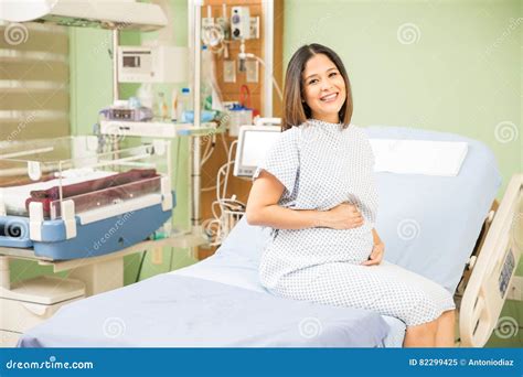 Pregnant Woman In A Hospital Bed Stock Image Image Of Pregnancy