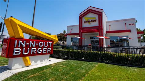 5 Of The Richest Fast Food Ceos
