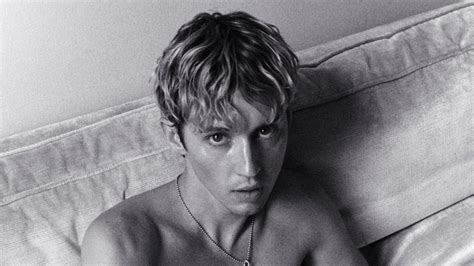 Troye Sivan Something To Give Each Other Review A Feverish Breakup Album With A Twist