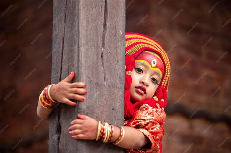 Premium Photo A Nepalese Girl Dress Up Life A Living Goddess Kumari