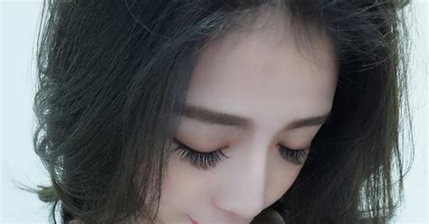 Gái Xinh Tự Sướng Khoe Vếu Căng Tròn