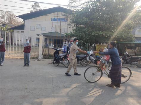 မြန်အောင်မြို့နယ်တွင် ပါးစပ်နှင့် နှာခေါင်းစည်း တပ်ဆင်သွားလာရေး Mask Campaign ပြုလုပ်၍ အခမဲ့ဖြန့