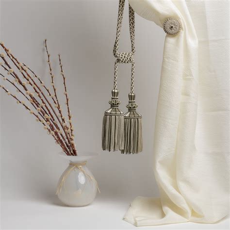 Embrasses — Paris Passementerie