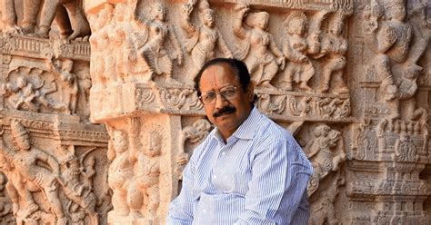 அம்மா சந்தேகப்பட்டு கதவைத் தட்ட அப்பா திறக்கவே இல்ல இந்திரா