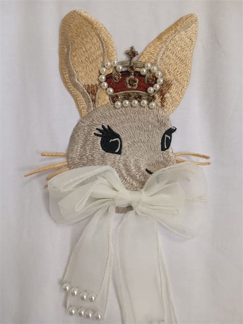 Дамска бяла тениска с декорация Заек Дила Стил