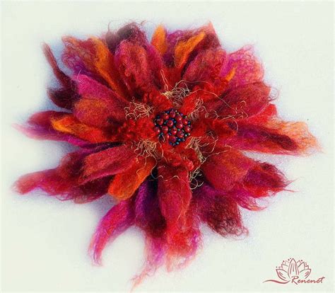 Купить Войлочный цветок Страсть брошь брошь цветок брошь из войлока огонь брошь цветок