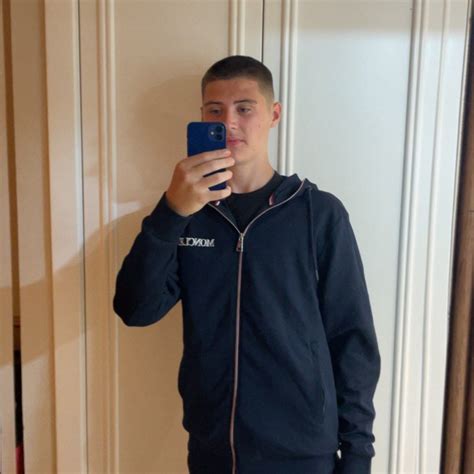 Sam Otoole Samotoole29 Snapchat Stories Spotlight And Lenses