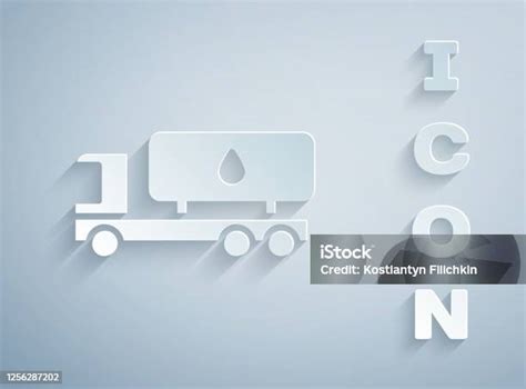 회색 배경에 격리 된 종이 컷 유조선 트럭 아이콘 석유 유조선 가솔린 트럭 시스테른 석유 트레일러 종이 아트 스타일 벡터 3차원 형태에 대한 스톡 벡터 아트 및 기타 이미지
