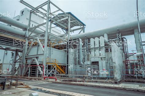 파이프 라인 공기 흡입구 및 위 계단이 있는 열회수 증기 발생기 기체 물리 구조에 대한 스톡 사진 및 기타 이미지 기체 물리