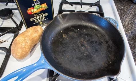 Как очистить сковороду от пригоревшего жира быстро и без царапин средством которое точно есть