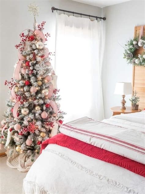 9 Creative Ideas For Decorating A Christmas Tree Budget Friendly