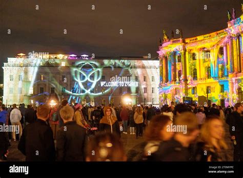 Projektionen Am Bebelplatz Das Festival Des Lumi Res Berlin Geh Rt Zu