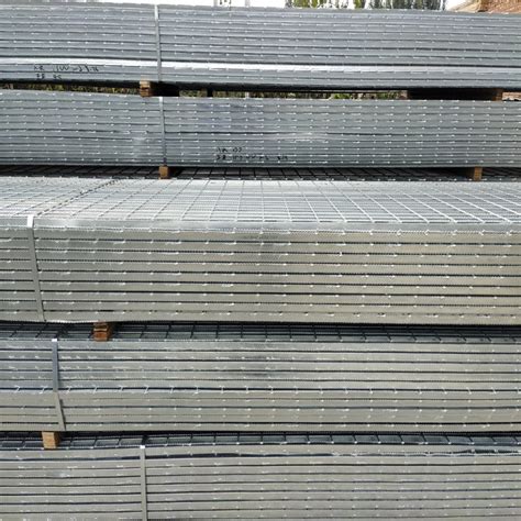 Serrated 303 30 100 Galvanized Grating Park Platform And Pedestrian