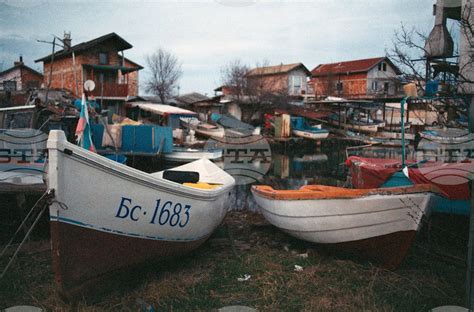 Фотографска изложба представя ежедневието на рибарите от Ченгене скеле в Бургас Утро