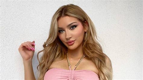 Molly Eskam Bio Wiki Age Height Net Worth Dating Trivia