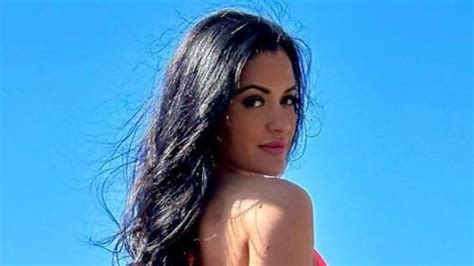 Fitness Model Jessica Arevalo In Two Piece Workout Gear Says Act Like