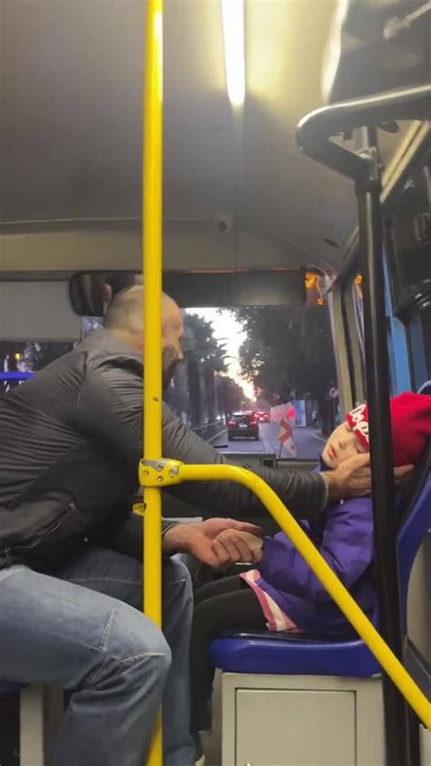 🇬🇪 მამა შვილობა ბათუმიდან ©️ Krrisstinnne By ადამიანები მსოფლიოს ქალაქებიდან