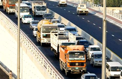 ඔක්තෝබර් මාසයේ සිට Uae මාර්ග ව ල ටොන් 65 ඉක්මවන බර වාහන තහනම් Dubai Lanka News