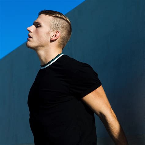 Listen To Justin Bieber What Do You Mean By Brandon Colbein In