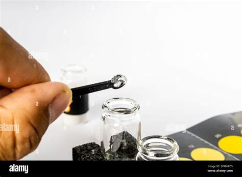 Colorimetric Nitrate Test Used To Measure The Nitrate Level In Marine Aquarium Water Stock Photo