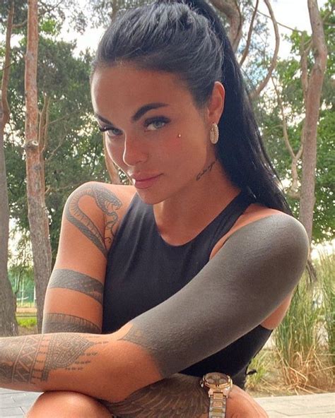 Pin En Kamila Zusje Mma