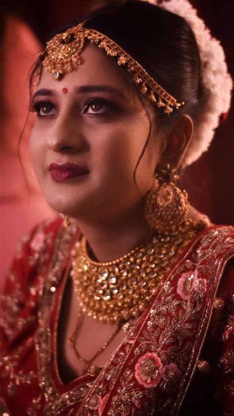 Rashi Bhatia On Linkedin Bridalmakeup Brides Bridalmakeupartist