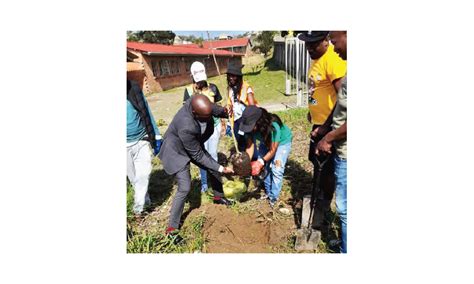 Councillor Leads School Clean Up Rising Sun Newspapers